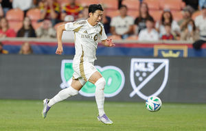 전력 질주 했지만... '반토막 시즌 출전' SON, 상당히 불리한 조건 속 '신인상+베스트11' 경쟁했다 - OSEN