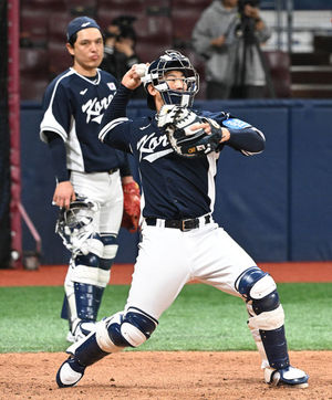 LG·한화 선수 모두 쉬는데 왜 최재훈이 체코 1차전 포수일까 “WBC 구상에 포함된 선수, 국제대회 활약 보고 싶어” [오!쎈 고척] - OSEN