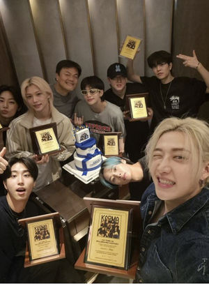 '순금160돈=1억' FLEX한 박진영 보람되네..스트레이키즈 '감동' 폭발 ('뉴스룸') - OSEN