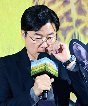 [사진]故이순재 애도하는 나영석 PD - OSEN