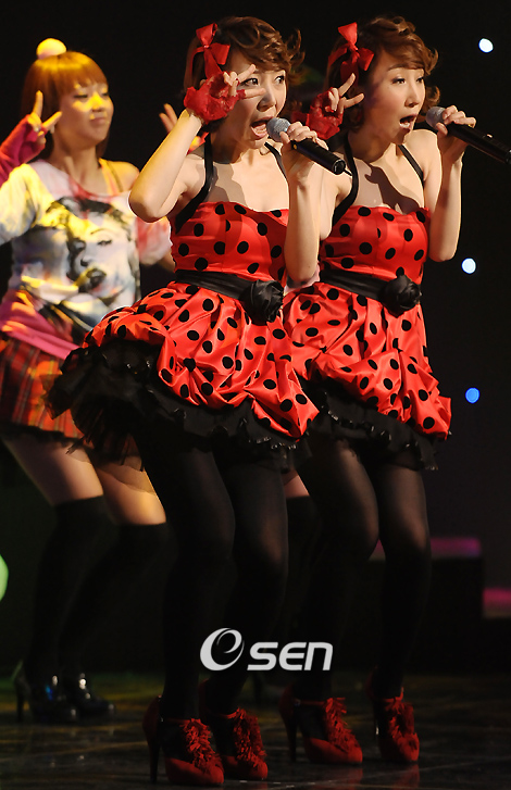 [사진]윙크,'섹시한 엉덩이 춤'