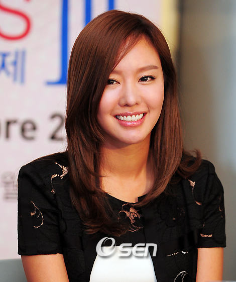 [사진]김아중,'봄햇살같은 미소'