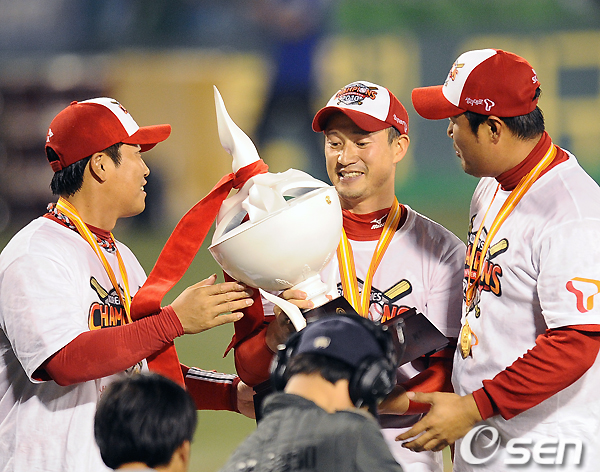 [KS 우승]김재현, "후배들아, 해태와 같은 명문 구단을 만들어라"