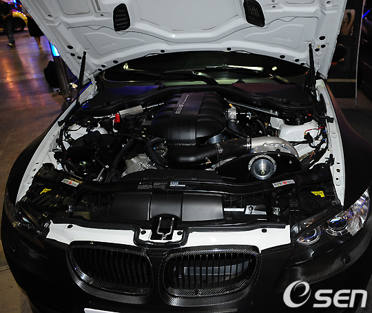 BMW 엔진룸 튜닝, 파워업! - OSEN