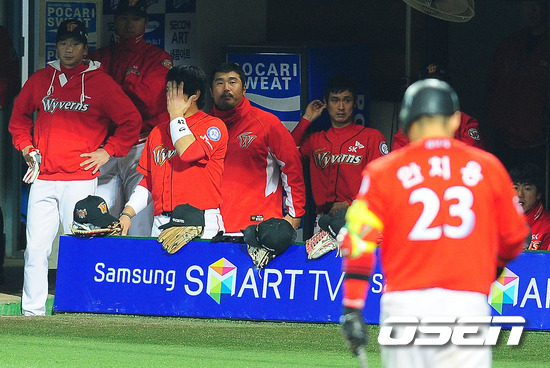 [KS2] 'KS 최다 17K 굴욕' SK, 2G 연속 빈타에 눈물