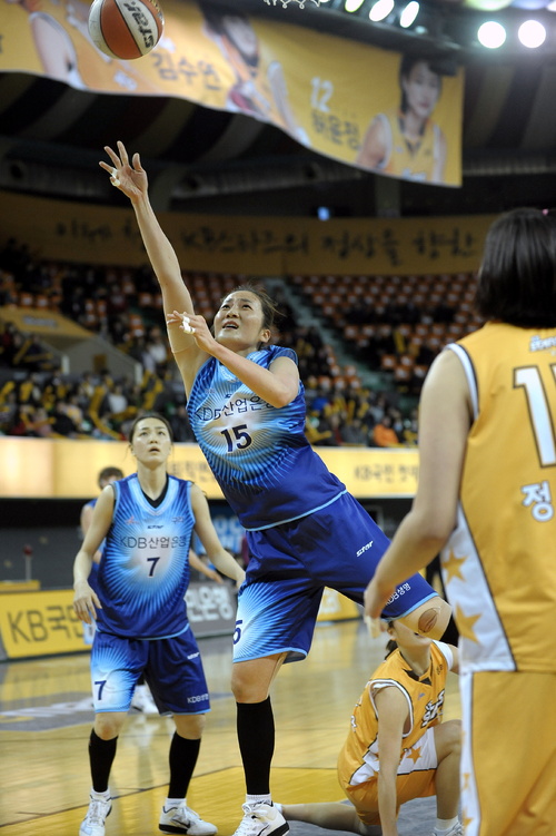 '신정자 27점' KDB생명 기사회생, 4차전으로! - OSEN