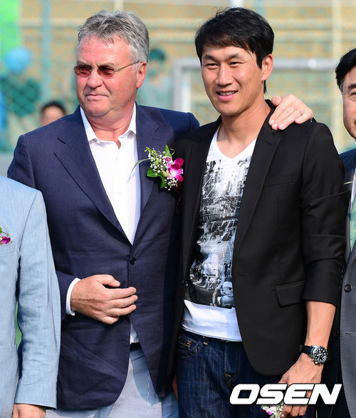 히딩크, 2002년 월드컵 대표팀 지휘봉 다시 잡는다! - OSEN