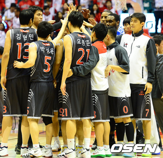 [사진]KT,'KGC를 86-84로 꺾고 2연패 후 첫 승!'