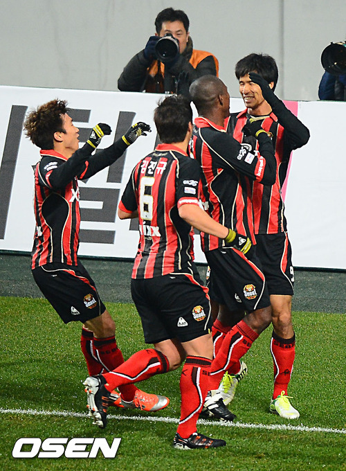 [서울 V5] 서울, 창단 후 5번째 우승컵 품에 안다 - OSEN