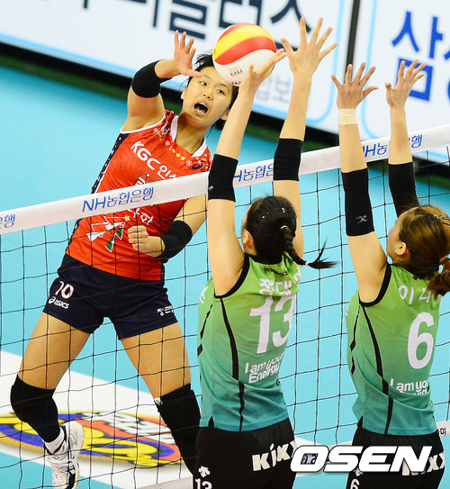 [사진]최수빈,'터치아웃 작전이야!'