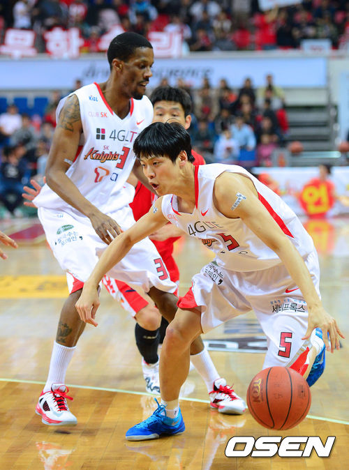 외국인 선수는 아무리 잘해도 MVP가 못 되는 이유