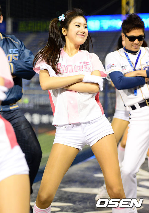 [사진]김연정,'핫팬츠 입고 젠틀맨 댄스' - OSEN