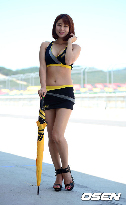 [사진]레이싱 모델 김시연,'완벽한 몸매'