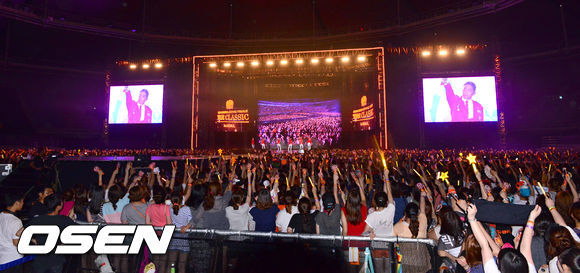 [사진]'아이돌의 큰오빠' 신화의 亞투어 피날레 뜨거운 열기