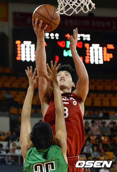 '최현민 맹활약' KGC, 건국대 누르고 8강 진출 - OSEN