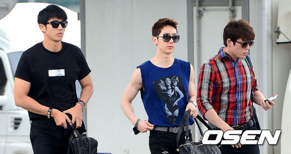 [사진]2AM 슬옹-조건-창민,'세 남자의 멋스러운 공항 패션'