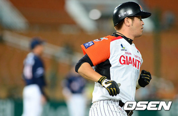 강민호, 엉덩이 근육통으로 2G 연속 선발 제외