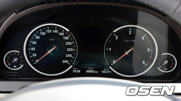 [사진]BMW 뉴 그란투리스모의 계기판