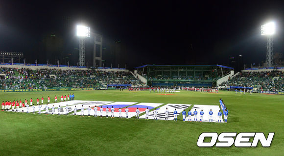 [KS1] 한국시리즈 1차전 매진… PS 6경기 연속 매진