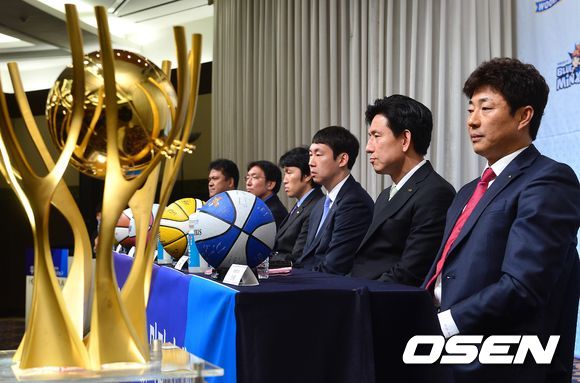 [사진]'2013-2014 WKBL' 우승트로피의 주인공은? - OSEN