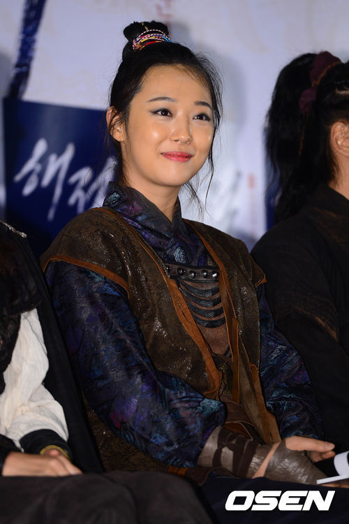 ‘해적’ 설리, 스크린 데뷔..”부담됐지만 열심히 촬영중”