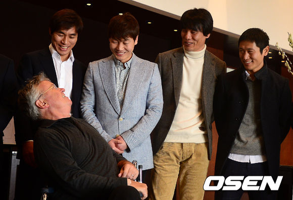 [사진]히딩크 감독, '2002월드컵 멤버들 보니 흐뭇해'