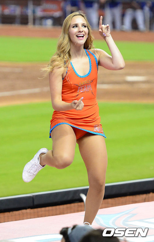 [사진]마이애미 치어리더,'섹시하게 찔러!'