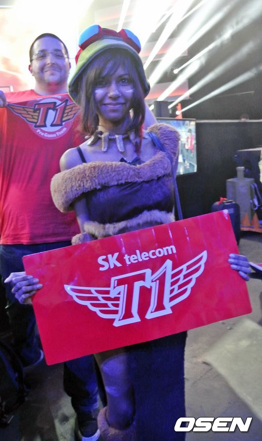 [사진]'롤 올스타' SKT K 우승 축하하는 니달리.."구릿빛 피부"