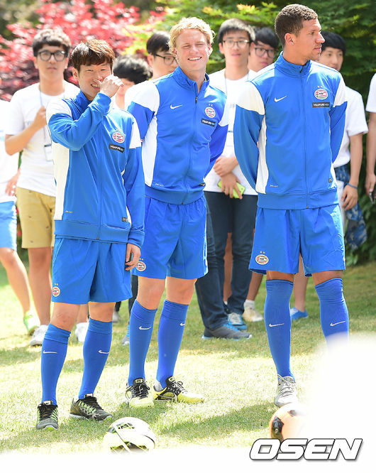 [사진]박지성,'PSV 아인트호벤 동료들과 함께 즐거운 시간~'