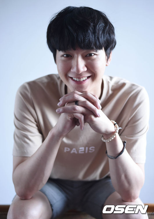 '빛로' 유민규 "188cm 큰 키, 배우로서 대만족"
