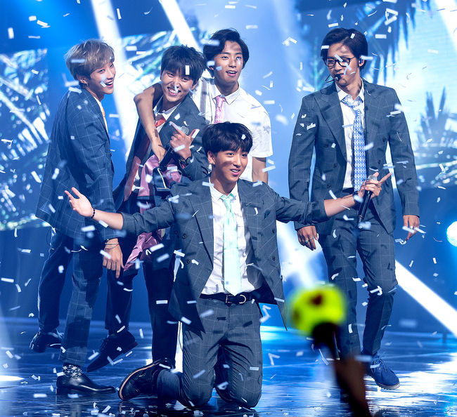 [사진]B1A4, '신나는 컴백무대, 여름은 우리와 함께'