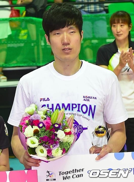 '생애 첫 MVP' 신영수, "곽승석-정지석에게 MVP 주고 싶어"