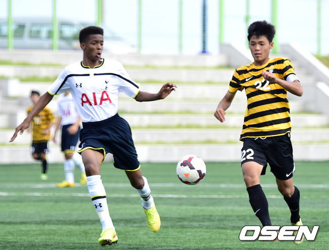 [사진]경북 U15-토튼햄,'김예닮의 돌파'