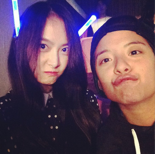 빅토리아·엠버, 슈퍼주니어 콘서트 관람 인증샷 '청순+귀염' - OSEN