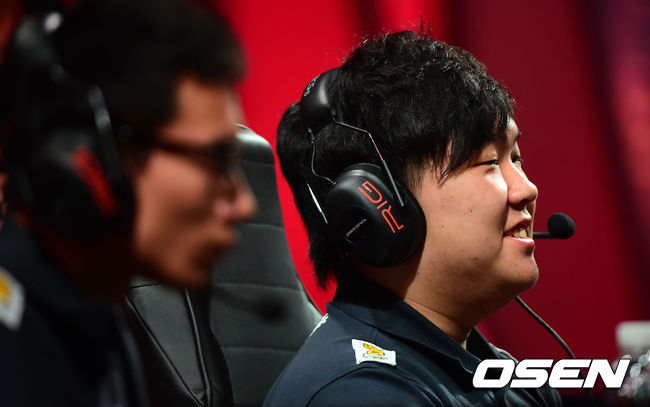 [롤드컵] 로얄 클럽, EDG 상대 기선 제압