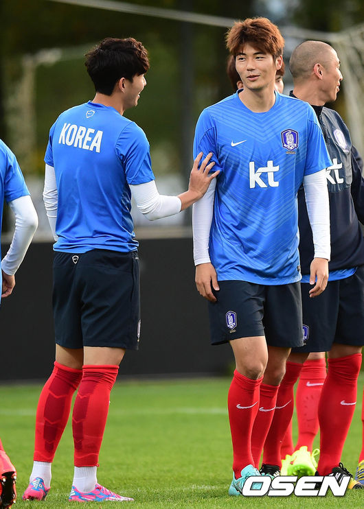 [사진]이야기 나누는 손흥민-기성용
