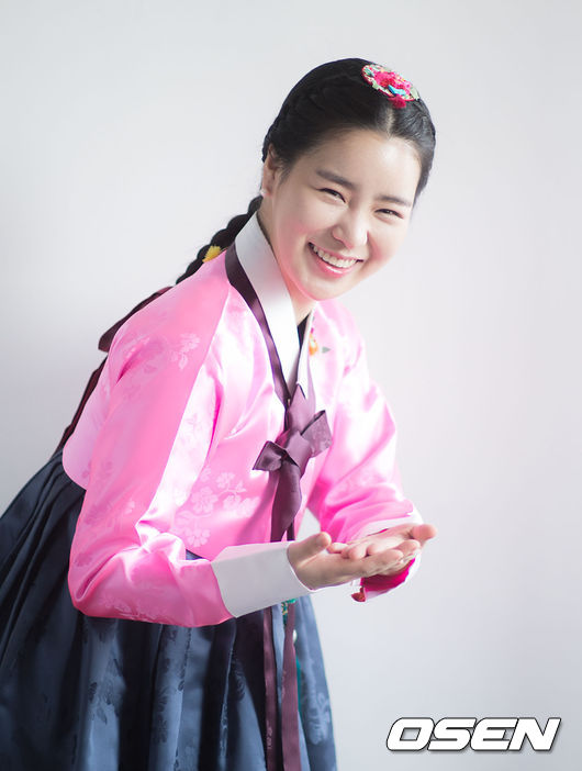 [사진]임지연, '세뱃돈 주실거죠?'