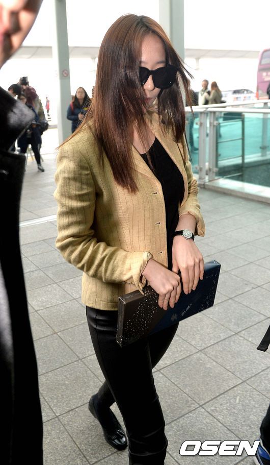 [사진]대만 콘서트 참석 차 출국하는 에프엑스 크리스탈