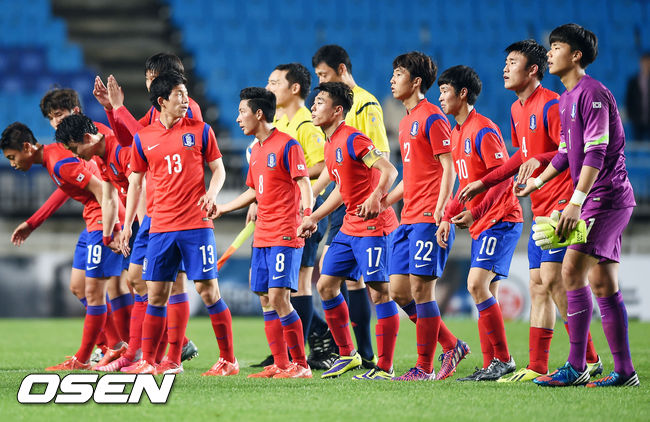 [사진]U-18이하 청소년대표팀,'팬들 덕분에 승리했어요'