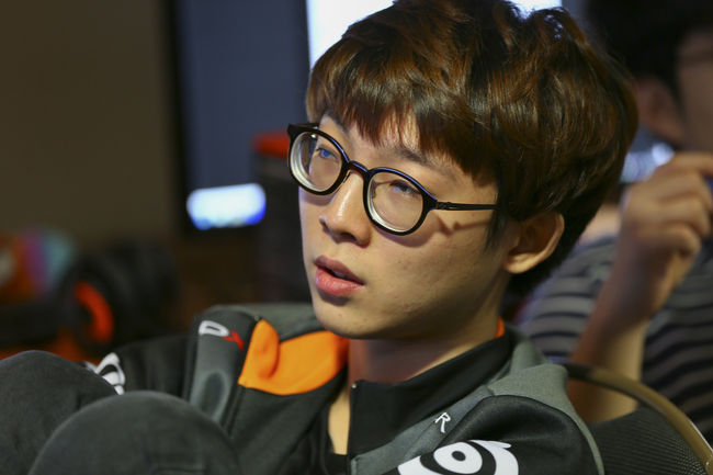 [롤드컵] 프나틱 vs EDG, 8강전 2세트 완전 재경기로 '속개'