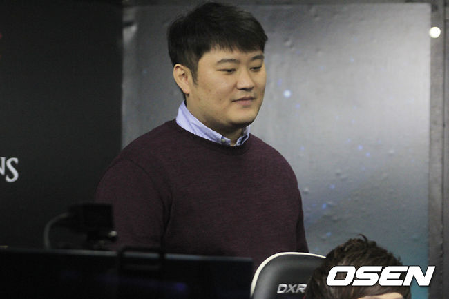 [롤챔스] '시즌 첫 승' 강현종 아프리카 감독, "이기고자 하는 마음이 컸다"