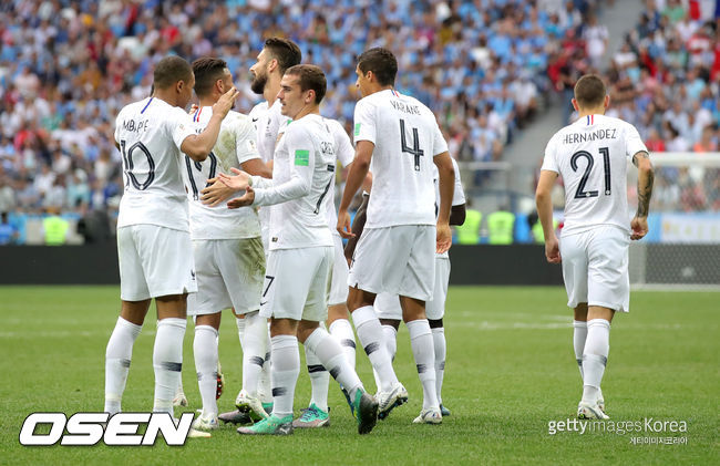 프랑스, 12년 만에 WC 4강행...우루과이에 2-0 승리