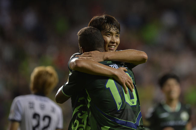 [인터뷰] '멀티골 포효' 이동국, "ACL 8강전만 생각하고 있다"