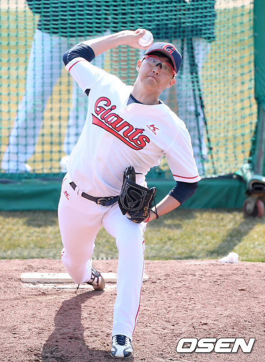 추위도 막지 못했다...박세웅 149km-이승헌 148km 위력투 [오!쎈 부산캠프]