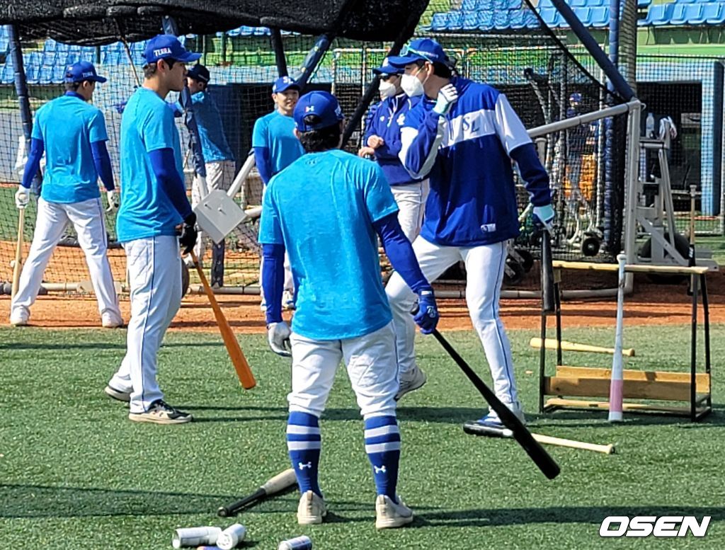 삼성 특급 타자 기대주, 120억 강타자 꿀팁 조언에 무럭무럭 자란다 [오!쎈 경산]