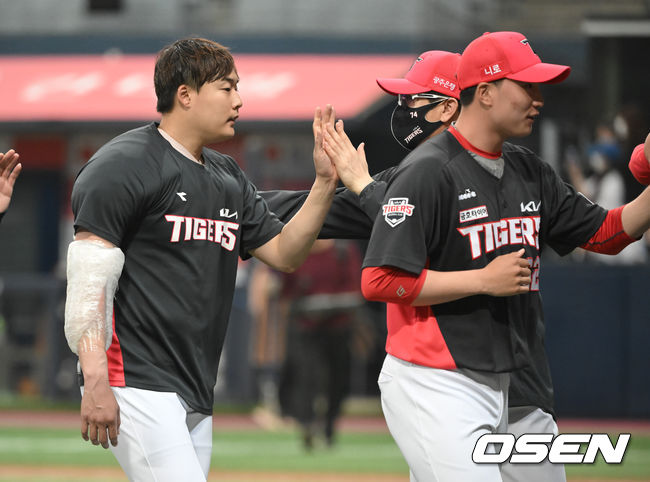 158km 포기한 대가는 달콤했다...12년만에 ERA 2.04 선발로 우뚝