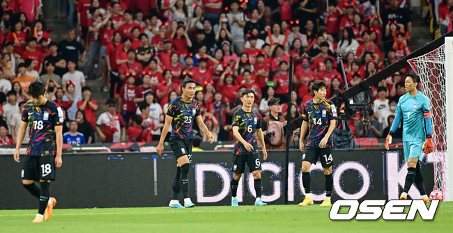 'SON 벤치, KIM 부재' 클린스만호, 이강인 분투에도 페루에 0-1 패배...이번에도 첫 승 실패 [한국-페루]