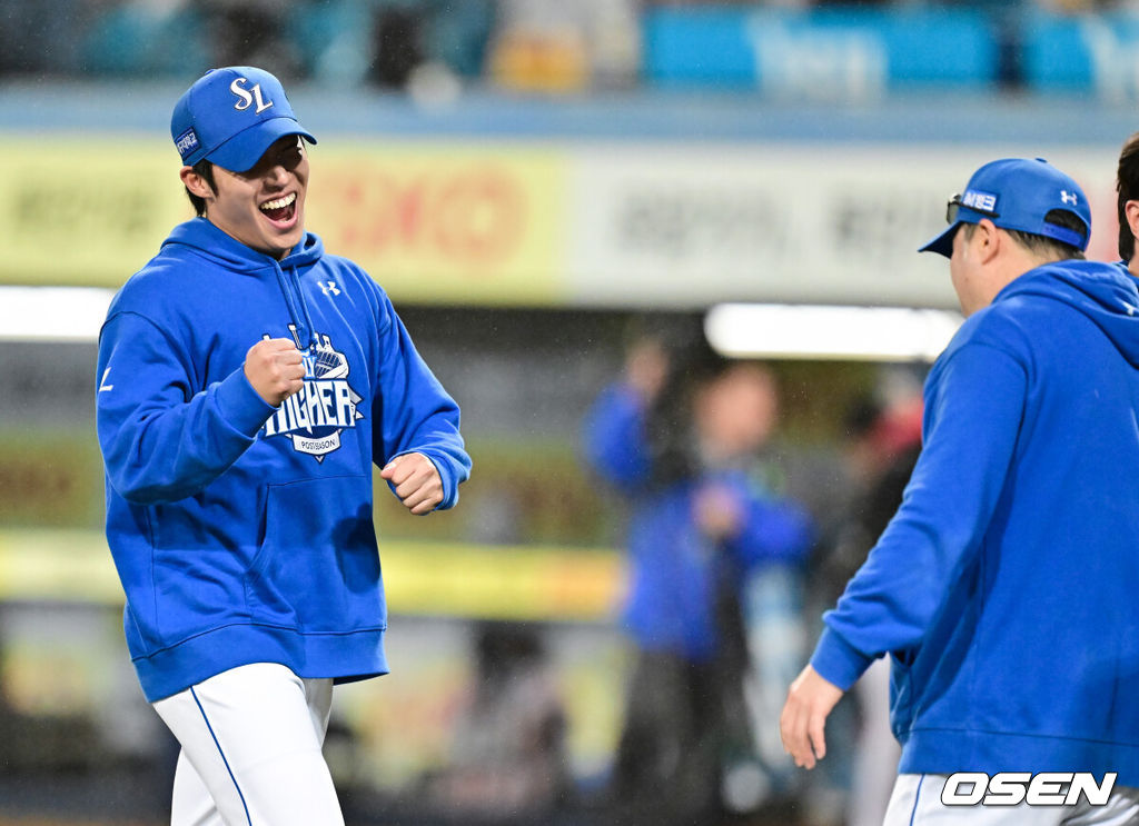 '8일 푹 쉬었다' 4차전 선발 원태인 "대전까지 가겠다"...한화는 신인 정우주, 깜짝 호투 보여줄까 [PO] - OSEN