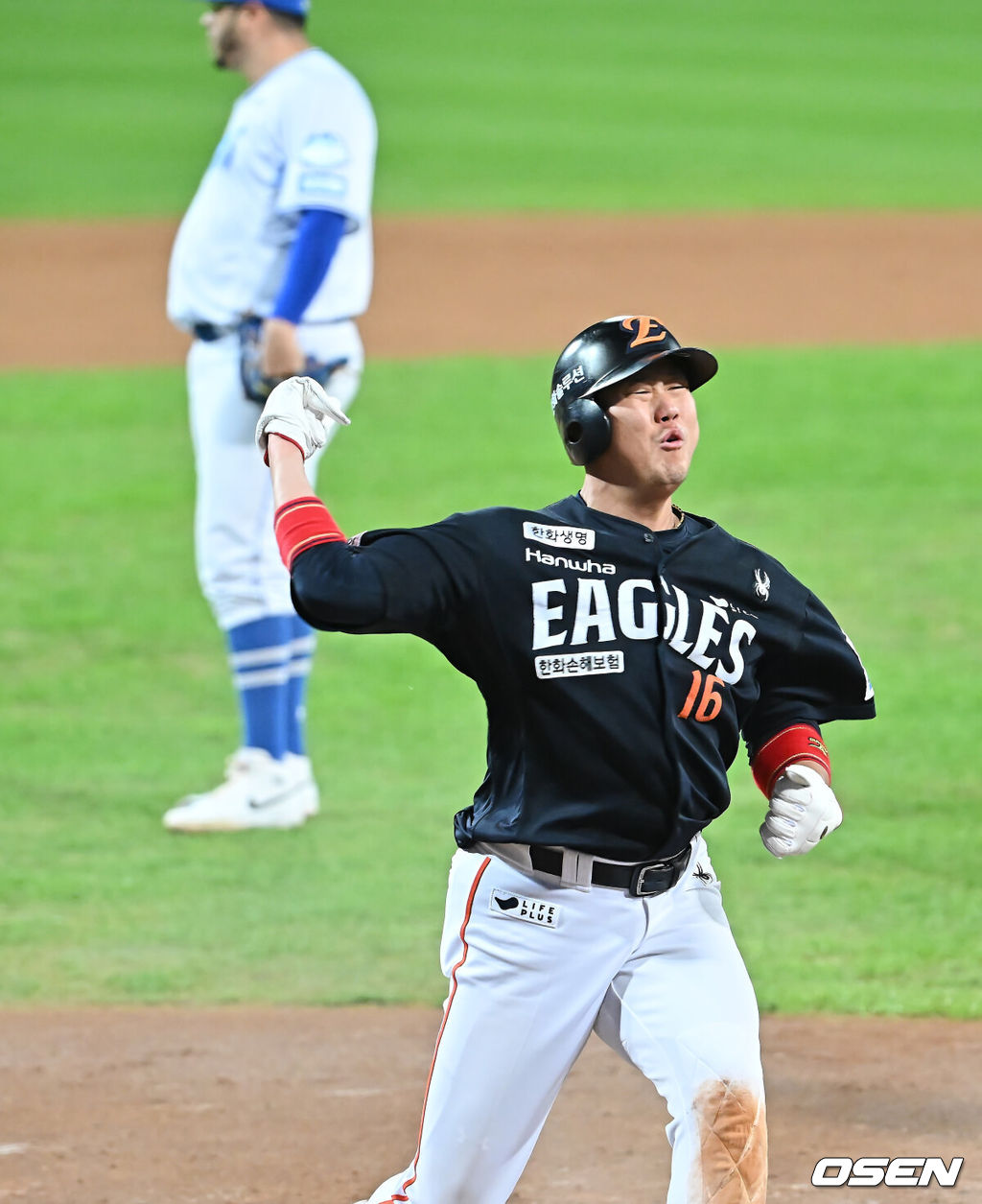 "제가 못하면 '그분'도 같이 욕을…" 타율 .583 맹폭, 하주석의 뜨거운 가을에는 예비 신부의 힘 있었다 [PO3] - OSEN