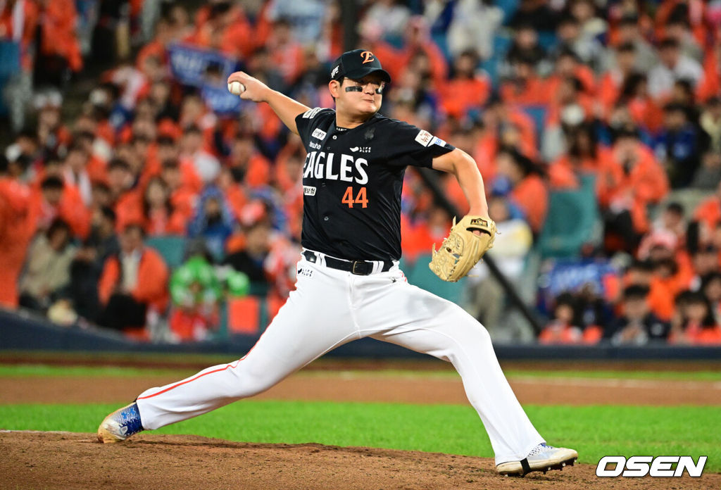 "볼 자체는 좋았다" 156km 김서현 구속 살아났는데…왜 또 홈런 맞았나, 김영웅은 직구를 예상하고 있었다 - OSEN